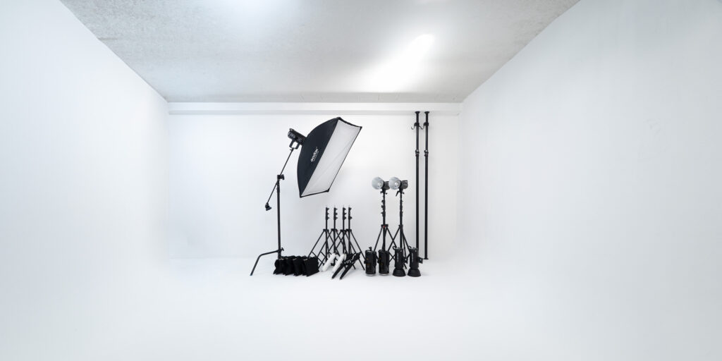 機材の使い方講習｜STUDIO 1616（イロイロ）｜白ホリがある背景紙が使い放題の格安レンタル撮影スタジオ